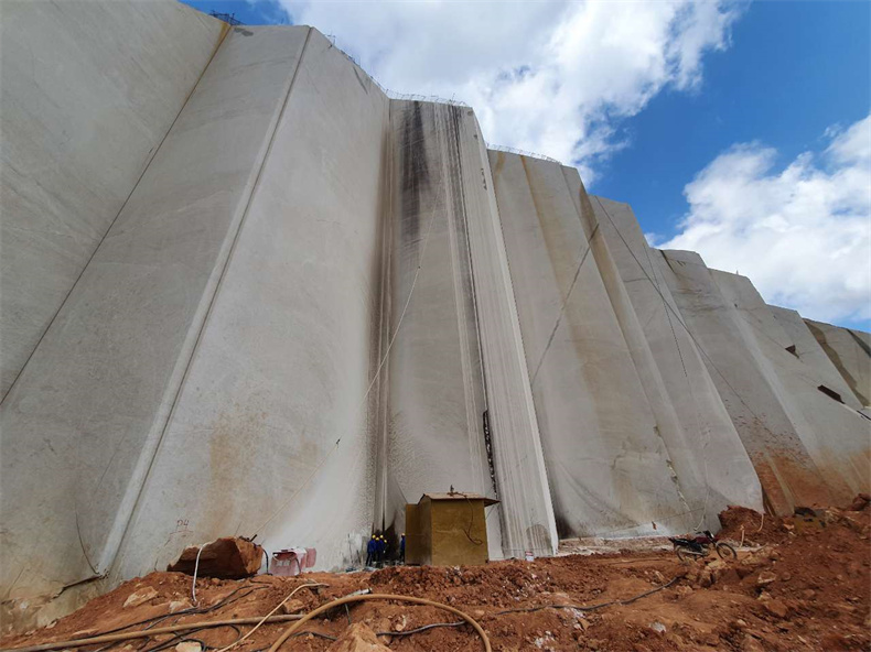 Granite mining is use a diamond wire saw machine or a double blade ...